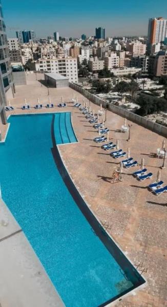 Luxury Corniche Residence 2 Bhk Pool Gym Wifi Sea Front - Ajman
