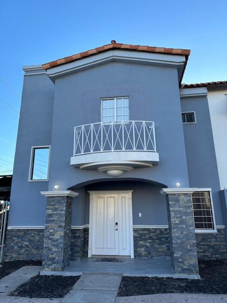 Casa Amplia Cerca De Garita - Mexicali