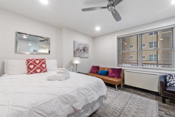 Downtown Studio - Panoramic Views - Walk-friendly - Atlanta, GA