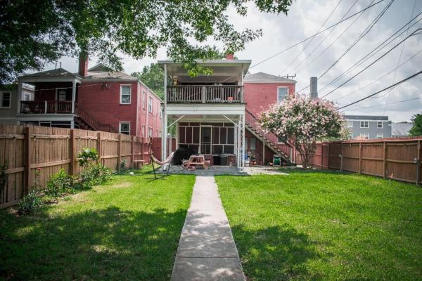 Charming 3br Apartment In The Heart Of Richmond - Richmond, VA