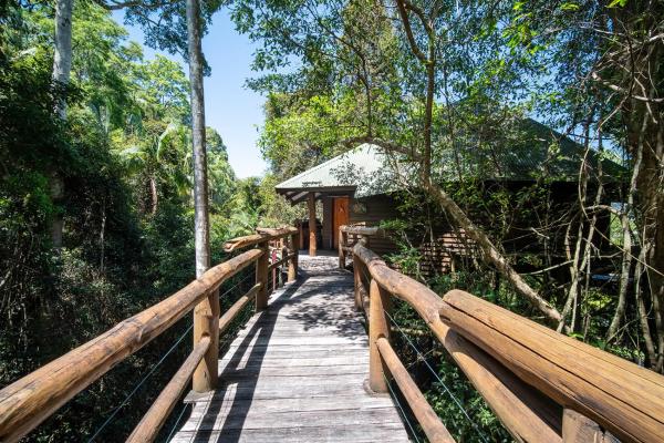 Secrets On The Lake - Maleny