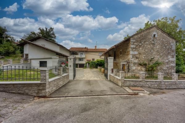 Cesar's Karst Estate - Trieste