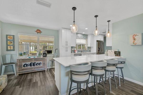 Laughing Pelican Pool Home - Bradenton, FL