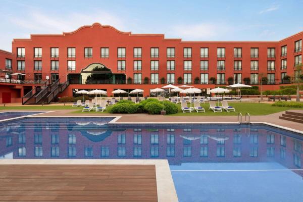 Dolce By Wyndham Barcelona Resort - Montserrat, Valencia