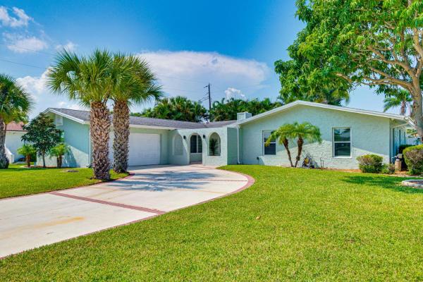 Cocoa Beach Home With Private Pool About Half Mi To Beach - Cocoa Beach, FL