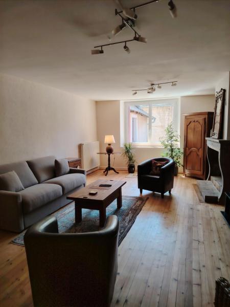 Belle Maison Spacieuse Près D'arbois - France