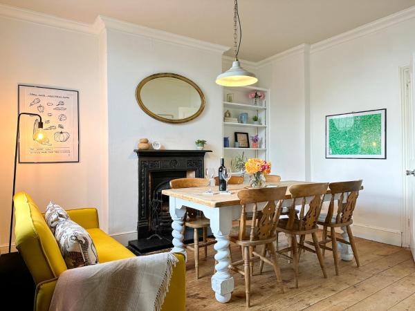 New Spacious Family Home With Parking & Garden - Sleeps 6 - Perfect For Families - Canterbury
