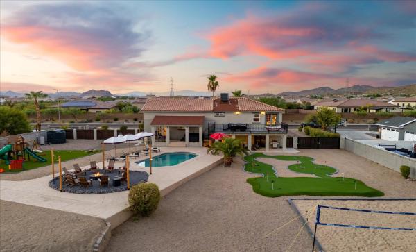 Your Unique Desert Compound - Amenities Galore - Sun City West, AZ