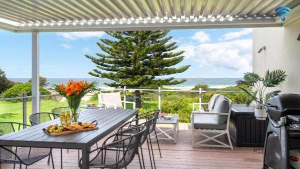 Jones Waterfront Beach Escape - Wollongong