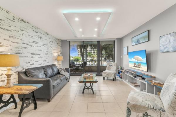 2 Bed Beachfront Condo With Pool Views - Marco Island, FL