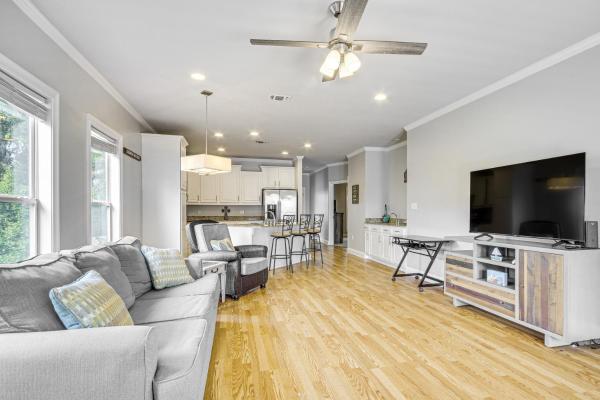 Biloxi Condo With Community Pool About Half-mi To Beach! - Biloxi, MS