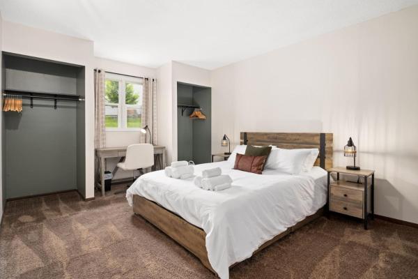 Whispering Willow Retreat 2bd 2ba Nature Oasis - Peoria, IL