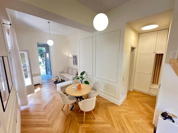 Detached House,with Courtyard And Fast Wi-fi In The City Centre - Kalamáta