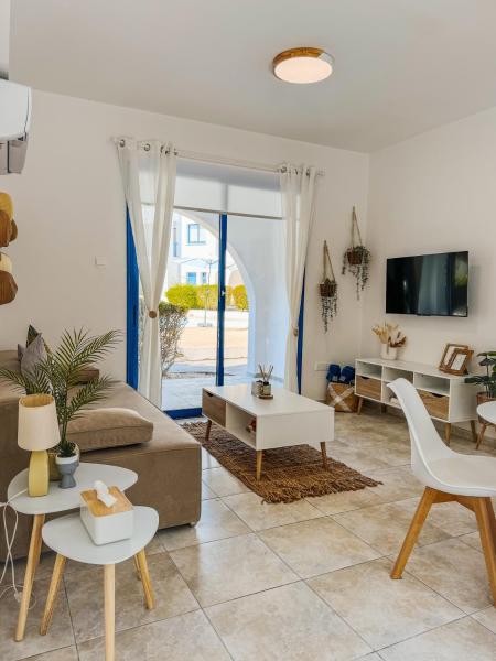 Diana Hats 1b, Pool, Paphos Center - Pafos