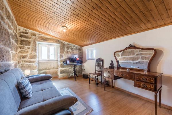 Stone House In The Peneda-gerês National Park - Montalegre