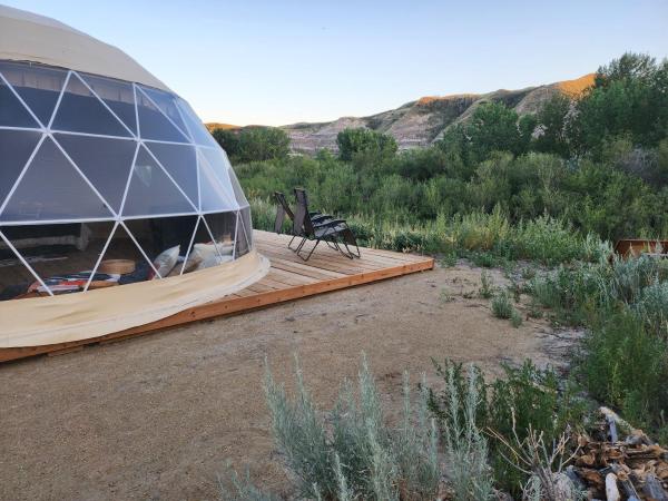 D6 Sahara Sunset- King Suite Very Private - Drumheller