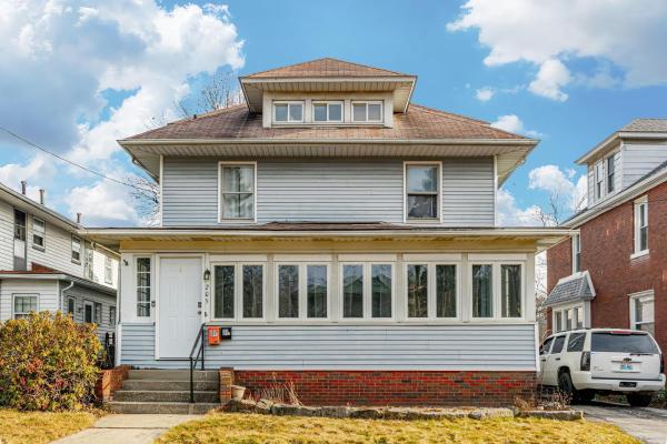Unit 1 At Oilgate At Oakdale - Portage Lakes, OH
