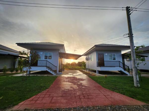 ชลพฤกษ์รีสอร์ท - Thailand