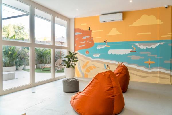 Bali Bustle Sunset Coliving And Coworking Space - Denpasar