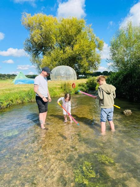 Hertford Farm Riverside Heated Camping Firepit Bbq - Hertfordshire