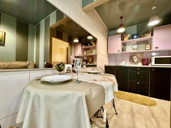 Apartpoltava Французький шик у центрі Полтави, 4 спальних місця, Корпусний парк - Полтава