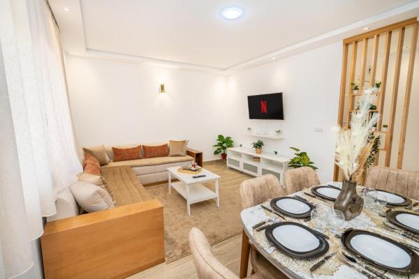 Family Corner, Grand Appartement Familles Et Groupes, Tanger Centre, 3' à Pied De La Corniche, - Tangier