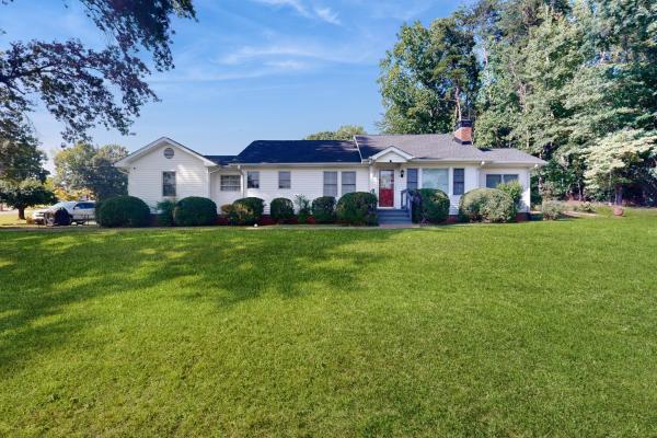 Little White House On The Hill - Cleveland, GA