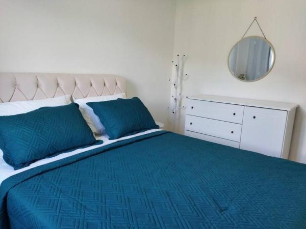 Apartamento Em Condomínio Nogueira Petrópolis Rj #1 - Petrópolis