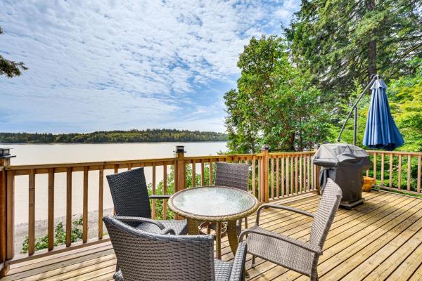 Serene Shelton Sanctuary With Private Beach And Kayaks - Shelton, WA
