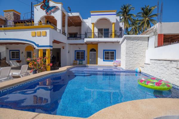 La Casa Mariposa - Los Ayala