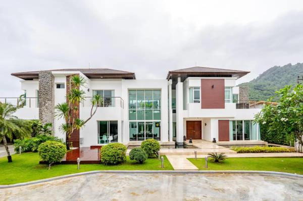 Kyerra 88-16 An Exquisite Mansion With Eclectic Interiors - Patong Beach