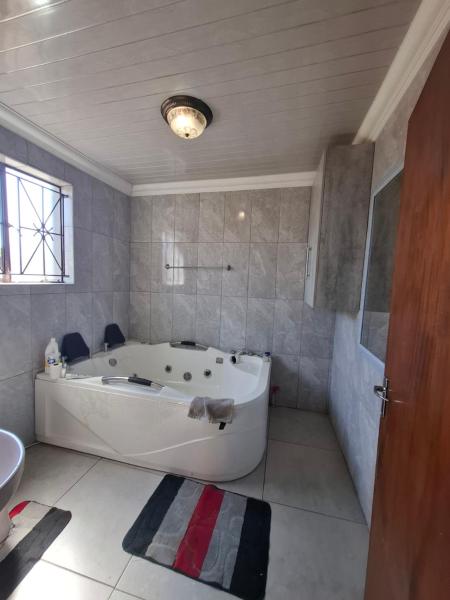 Kambrooks House And Home - Centurion