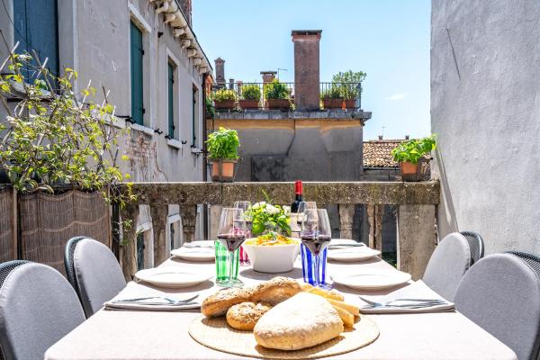 Ca' Dell'artista Apartment With Terrace - Veneza
