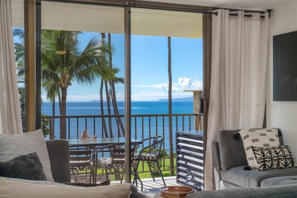 Chic Condo— Renovated & Refurnished 2023 / 2024 - Maui, HI