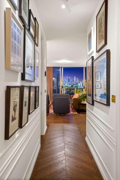 Eloquent Executive Footscray Apt With Parking & Pool - Kensington