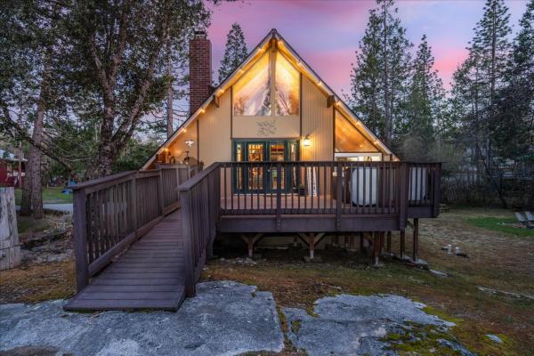 Bass Lake Chalet- A Frame With Hot Tub/firepit - Bass Lake, CA