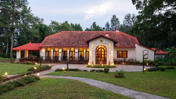Saffronstays Biccode Woodside Heritage - Belur