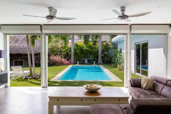 Stylish 4 Bedroom Modern Villa Design, Walking Distance From The Beach - Curazao