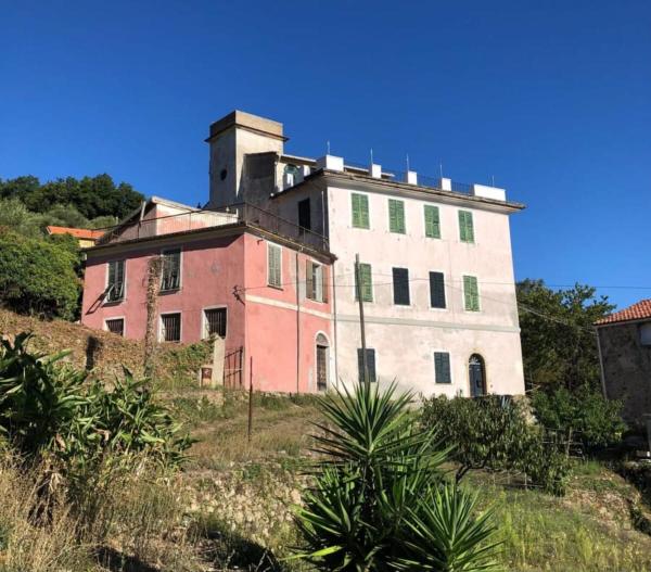 Villa Massa - Dimora Storica Con 12 Camere, Accoglie 30 Persone - Borgio