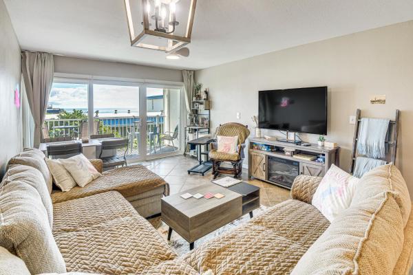 New Smyrna Beach Condo On Water: Rest, Swim & Play - New Smyrna Beach, FL