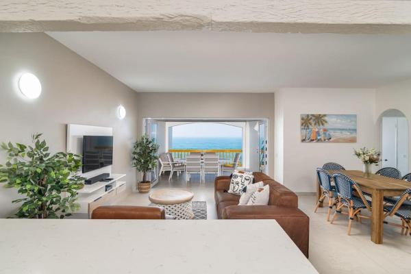 Endless Sea Views At 19 Akrotiri - Ballito