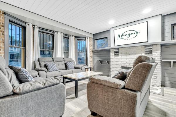 Renovated 6br 2ba Minutes From Falls And Casino - Niagara Falls, NY