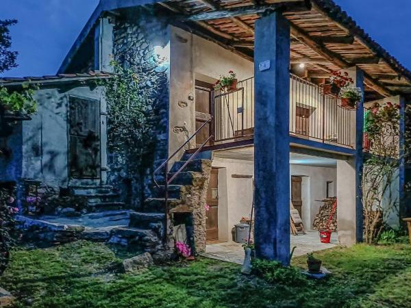 Chalet Di Montagna In Pietra - Val Di Chy - Piedmont