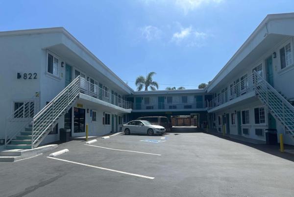 Super 8 By Wyndham Oceanside Downtown - 歐申賽德