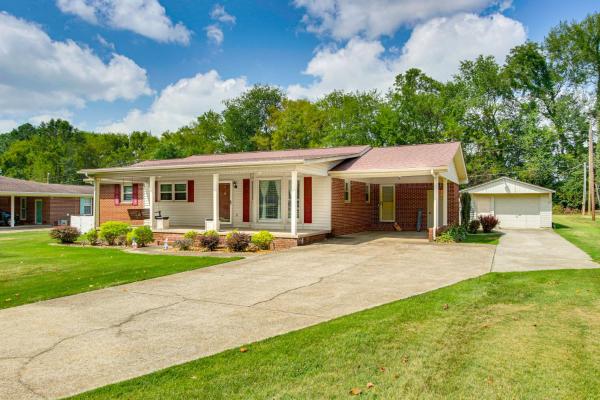 Florence Family Home With Dog-friendly Yard - Florence, AL