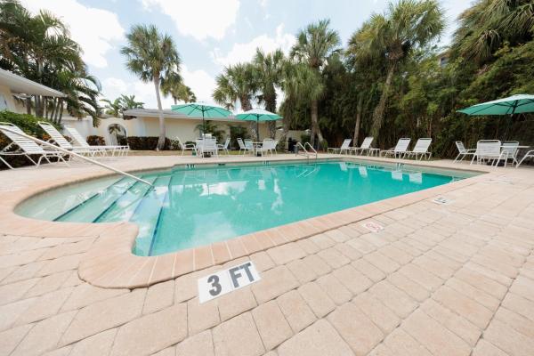 The Sea Spray Resort - 