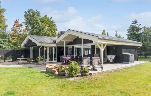 Amazing Home In Væggerløse With Wifi - Denmark