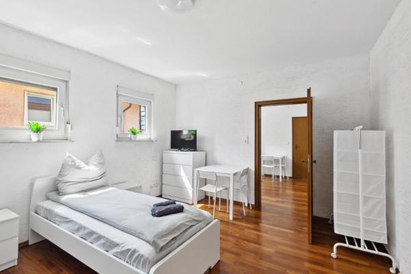 Monteur - Unterkunft Für Bis Zu 7 Personen In 63452 Hanau - Hu08c - Seligenstadt