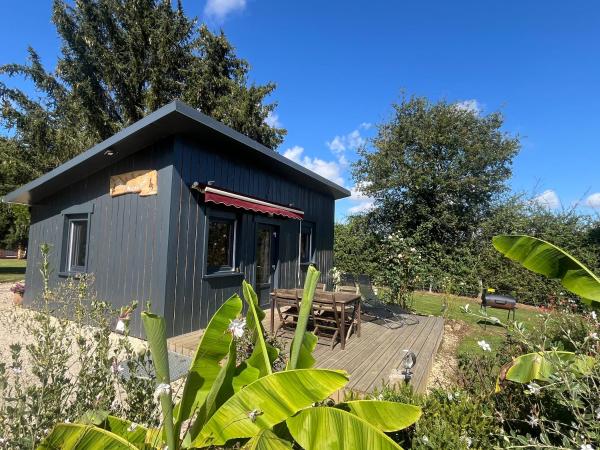 Chalet Au Calme Avec Terrasse Sur Belle Propriété - Yonne