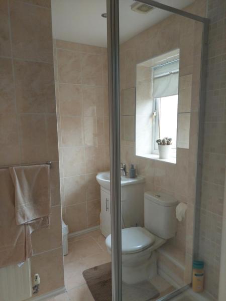 210 Greenlea Court - Huddersfield